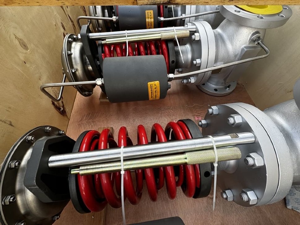 Pressure reducing valve DN100, WCB body, pressure inlet 5 bar outlet 3 ...